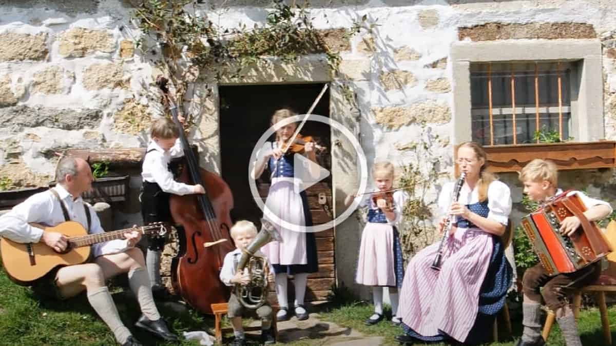 Traditional Music of Quebec - Canada
